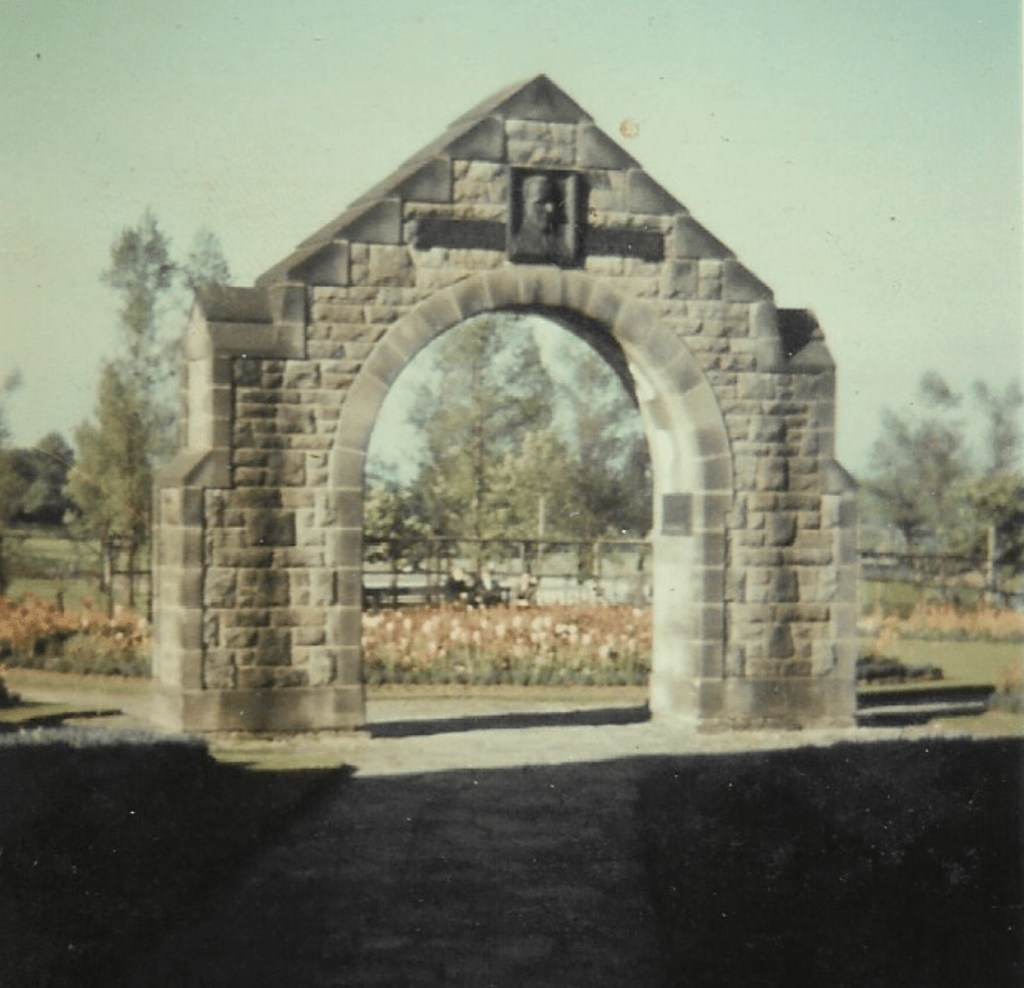 Cowan Wilson Memorial Arch - Blantyre Project - Official History ...
