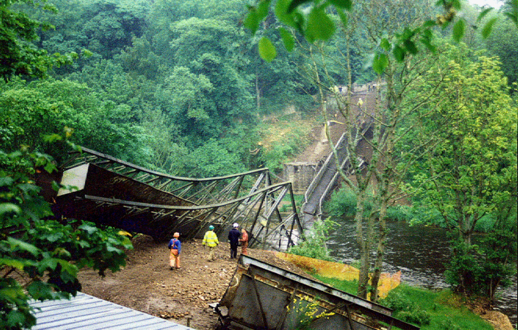 1999 Collapsing the Bridge - Blantyre Project - Official History ...